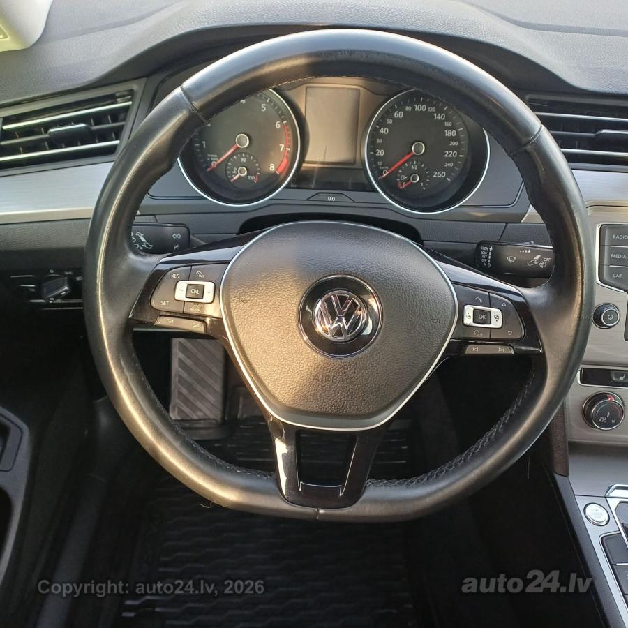Grey Volkswagen Passat 2016 in Tallinn, with an engine capacity of 1.40 L and mileage of 138 thousand km for 10490 €, photo 11 on AUTOMOTO.COM.LV
