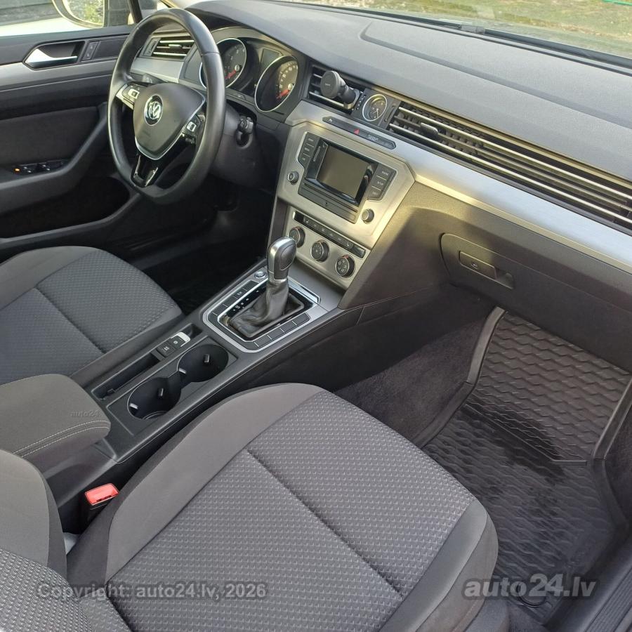 Grey Volkswagen Passat 2016 in Tallinn, with an engine capacity of 1.40 L and mileage of 138 thousand km for 10490 €, photo 14 on AUTOMOTO.COM.LV
