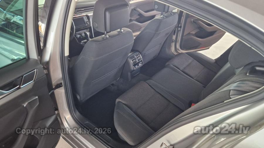Pelēks Volkswagen Passat 2016 Tallina, ar dzinēja tilpumu 2.00 L un nobraukumu 142 tūkst. km par 14900 €, foto 10 vietnē AUTOMOTO.COM.LV