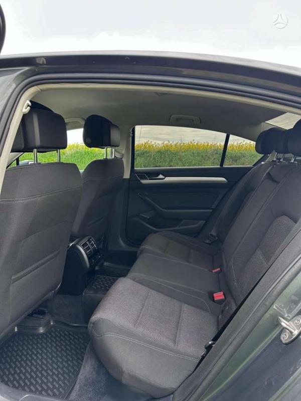 Pelēks Volkswagen Passat 2016 Viļņa, ar dzinēja tilpumu 1.97 L un nobraukumu 330 tūkst. km par 7250 €, foto 7 vietnē AUTOMOTO.COM.LV