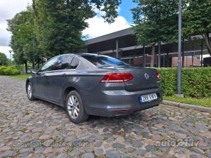 Grey Volkswagen Passat 2016 in Tallinn, with an engine capacity of 1.60 L and mileage of 229 thousand km for 11900 €, photo 4 on AUTOMOTO.COM.LV