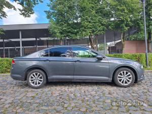 Grey Volkswagen Passat 2016 in Tallinn, with an engine capacity of 1.60 L and mileage of 229 thousand km for 11900 €, photo 5 on AUTOMOTO.COM.LV
