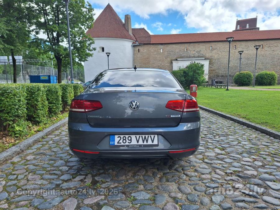 Grey Volkswagen Passat 2016 in Tallinn, with an engine capacity of 1.60 L and mileage of 229 thousand km for 11900 €, photo 6 on AUTOMOTO.COM.LV