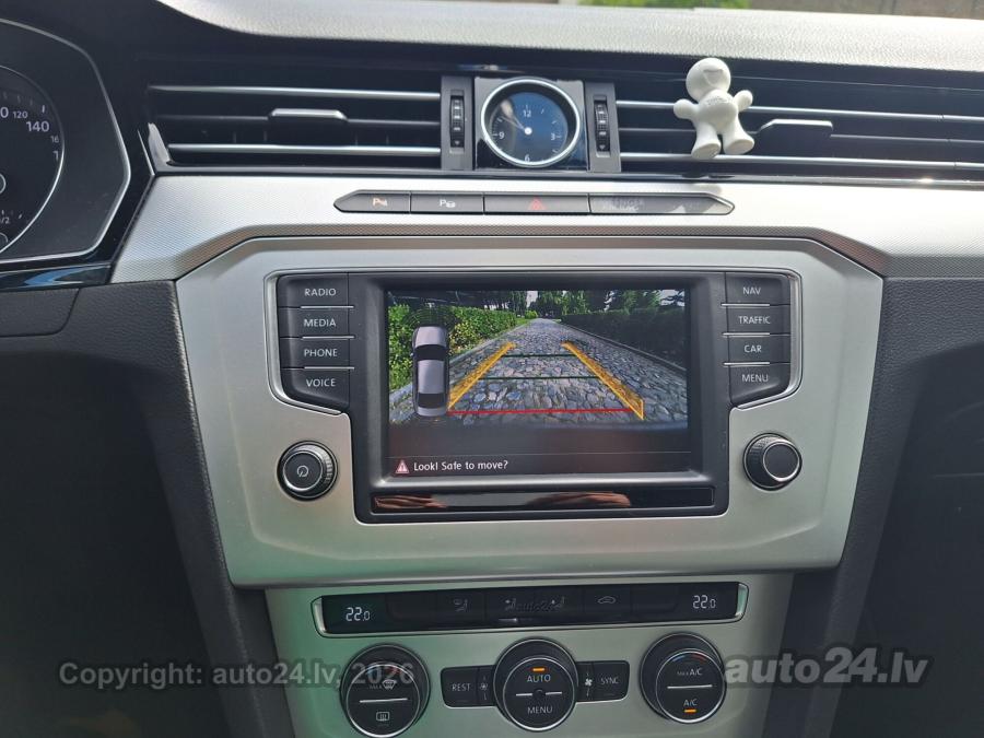 Grey Volkswagen Passat 2016 in Tallinn, with an engine capacity of 1.60 L and mileage of 229 thousand km for 11900 €, photo 7 on AUTOMOTO.COM.LV