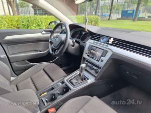 Grey Volkswagen Passat 2016 in Tallinn, with an engine capacity of 1.60 L and mileage of 229 thousand km for 11900 €, photo 8 on AUTOMOTO.COM.LV
