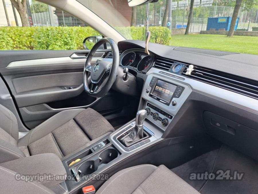 Grey Volkswagen Passat 2016 in Tallinn, with an engine capacity of 1.60 L and mileage of 229 thousand km for 11900 €, photo 8 on AUTOMOTO.COM.LV