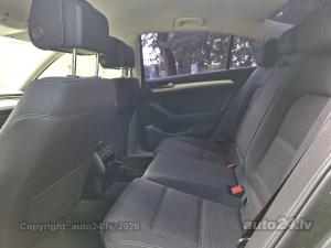 Grey Volkswagen Passat 2016 in Tallinn, with an engine capacity of 1.60 L and mileage of 229 thousand km for 11900 €, photo 9 on AUTOMOTO.COM.LV