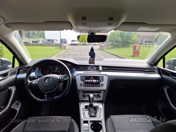 Grey Volkswagen Passat 2016 in Tallinn, with an engine capacity of 1.60 L and mileage of 229 thousand km for 11900 €, photo 9 on AUTOMOTO.COM.LV