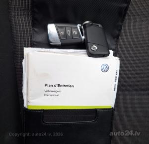 Grey Volkswagen Passat 2016 in Tallinn, with an engine capacity of 1.60 L and mileage of 229 thousand km for 11900 €, photo 12 on AUTOMOTO.COM.LV