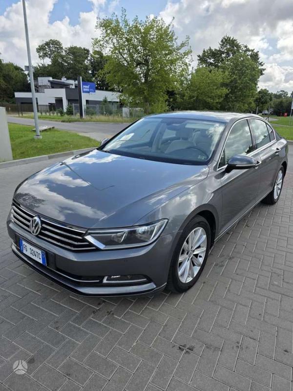 Pelēks Volkswagen Passat 2016 Panevēža, ar dzinēja tilpumu 1.60 L un nobraukumu 237 tūkst. km par 8199 €, foto 1 vietnē AUTOMOTO.COM.LV