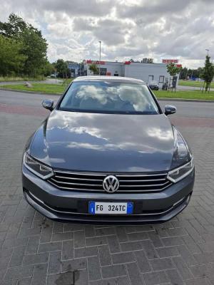 Grey Volkswagen Passat 2016 in Panevezys, with an engine capacity of 1.60 L and mileage of 237 thousand km for 8199 €, photo 5 on AUTOMOTO.COM.LV