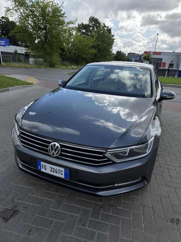 Pelēks Volkswagen Passat 2016 Panevēža, ar dzinēja tilpumu 1.60 L un nobraukumu 237 tūkst. km par 8199 €, foto 5 vietnē AUTOMOTO.COM.LV