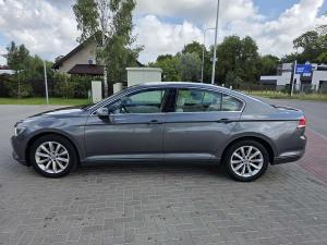 Grey Volkswagen Passat 2016 in Panevezys, with an engine capacity of 1.60 L and mileage of 237 thousand km for 8199 €, photo 9 on AUTOMOTO.COM.LV