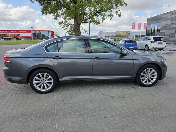 Pelēks Volkswagen Passat 2016 Panevēža, ar dzinēja tilpumu 1.60 L un nobraukumu 237 tūkst. km par 8199 €, foto 10 vietnē AUTOMOTO.COM.LV