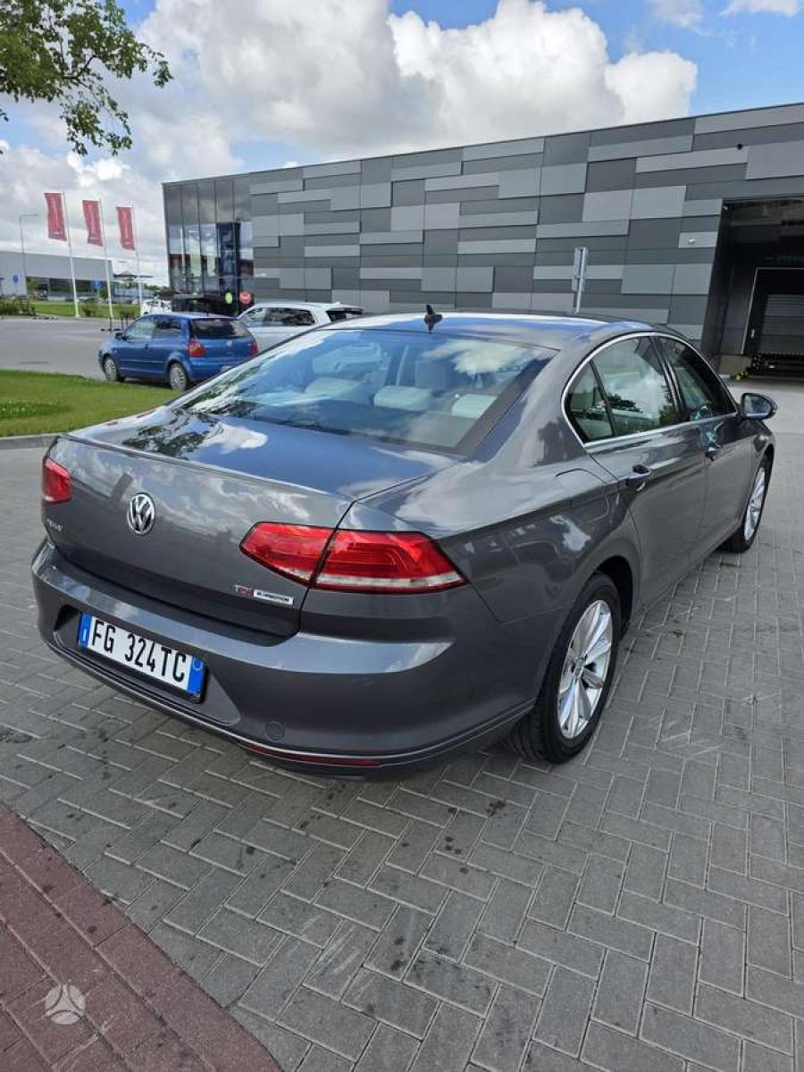 Grey Volkswagen Passat 2016 in Panevezys, with an engine capacity of 1.60 L and mileage of 237 thousand km for 8199 €, photo 14 on AUTOMOTO.COM.LV