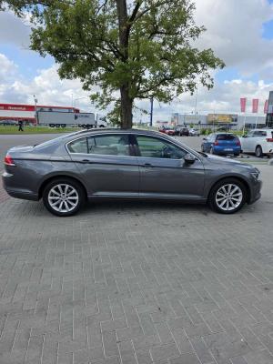 Grey Volkswagen Passat 2016 in Panevezys, with an engine capacity of 1.60 L and mileage of 237 thousand km for 8199 €, photo 19 on AUTOMOTO.COM.LV