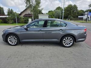 Grey Volkswagen Passat 2016 in Panevezys, with an engine capacity of 1.60 L and mileage of 237 thousand km for 8199 €, photo 20 on AUTOMOTO.COM.LV