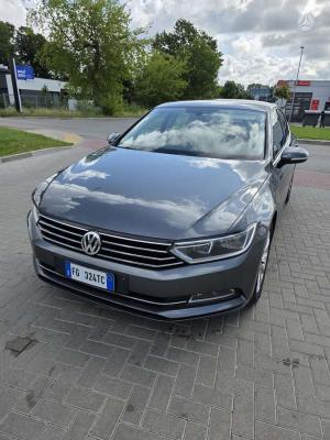 Grey Volkswagen Passat 2016 in Panevezys, with an engine capacity of 1.60 L and mileage of 237 thousand km for 8199 €, photo 21 on AUTOMOTO.COM.LV