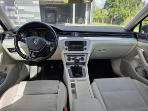 Grey Volkswagen Passat 2016 in Panevezys, with an engine capacity of 1.60 L and mileage of 237 thousand km for 8199 €, photo 24 on AUTOMOTO.COM.LV