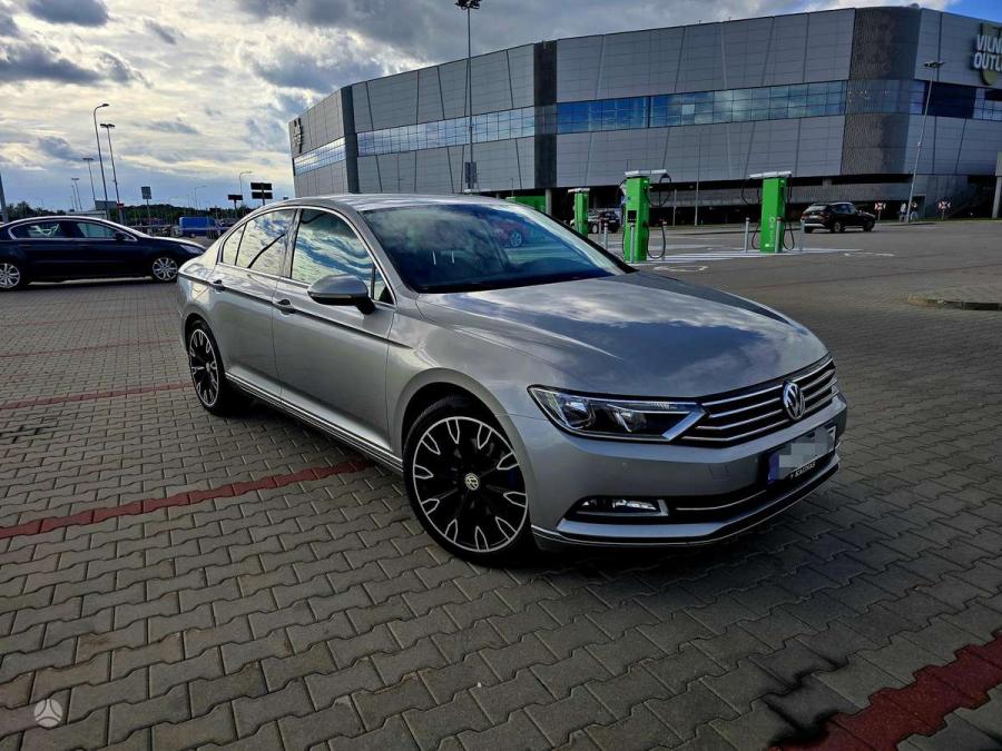 Grey Volkswagen Passat 2016 in Vilnius, with an engine capacity of 2.00 L and mileage of 274 thousand km for 11000 €, photo 1 on AUTOMOTO.COM.LV