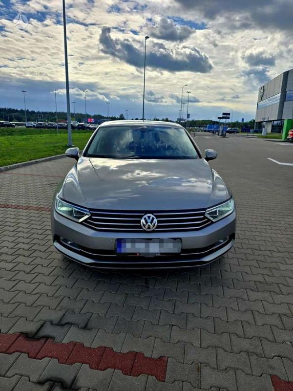 Pelēks Volkswagen Passat 2016 Viļņa, ar dzinēja tilpumu 2.00 L un nobraukumu 274 tūkst. km par 11000 €, foto 5 vietnē AUTOMOTO.COM.LV