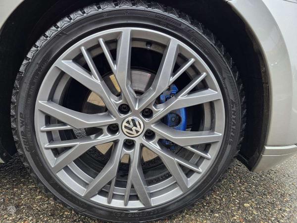 Pelēks Volkswagen Passat 2016 Viļņa, ar dzinēja tilpumu 2.00 L un nobraukumu 274 tūkst. km par 11000 €, foto 10 vietnē AUTOMOTO.COM.LV