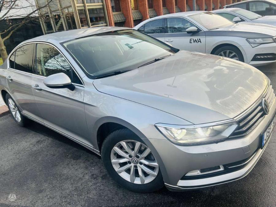 Grey Volkswagen Passat 2017 in Vilnius, with an engine capacity of 1.40 L and mileage of 162 thousand km for 11900 €, photo 3 on AUTOMOTO.COM.LV