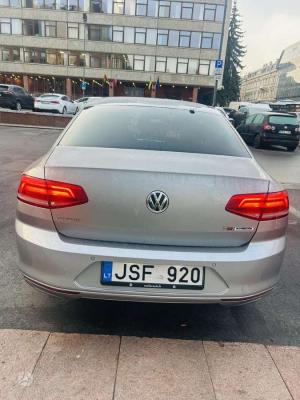 Grey Volkswagen Passat 2017 in Vilnius, with an engine capacity of 1.40 L and mileage of 162 thousand km for 11900 €, photo 6 on AUTOMOTO.COM.LV