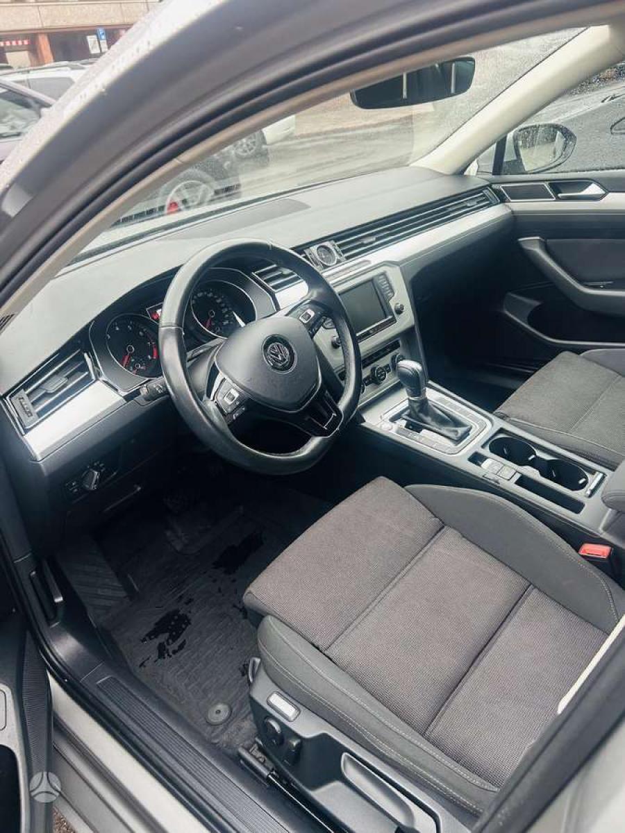 Grey Volkswagen Passat 2017 in Vilnius, with an engine capacity of 1.40 L and mileage of 162 thousand km for 11900 €, photo 7 on AUTOMOTO.COM.LV