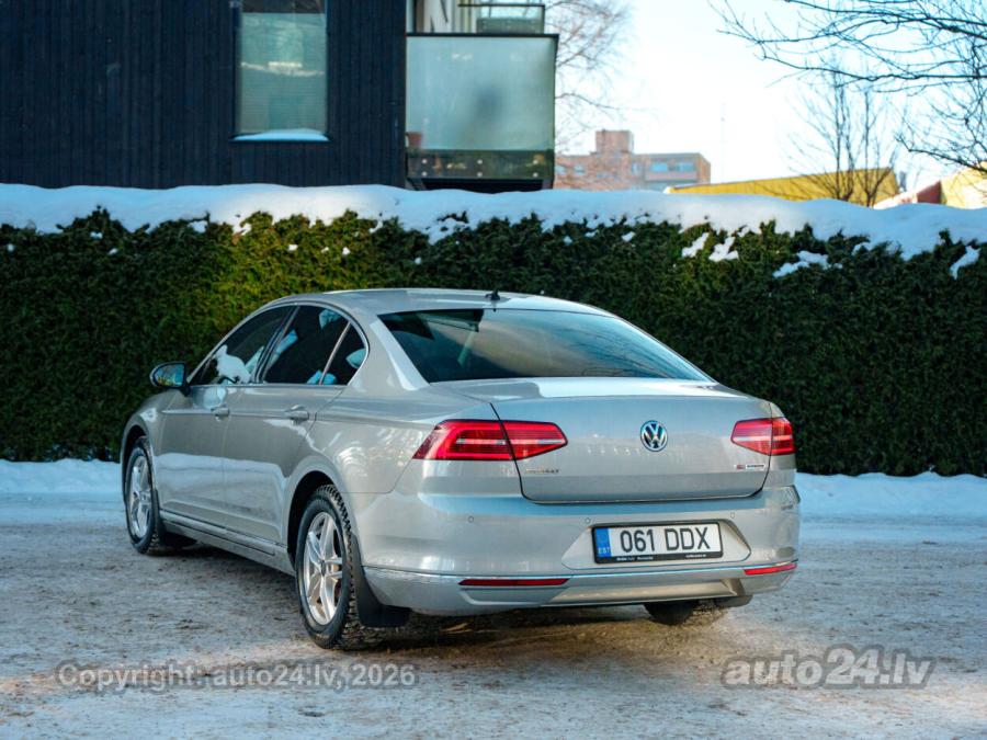 Pelēks Volkswagen Passat 2017 Tallina, ar dzinēja tilpumu 1.40 L un nobraukumu 42 tūkst. km par 17000 €, foto 3 vietnē AUTOMOTO.COM.LV
