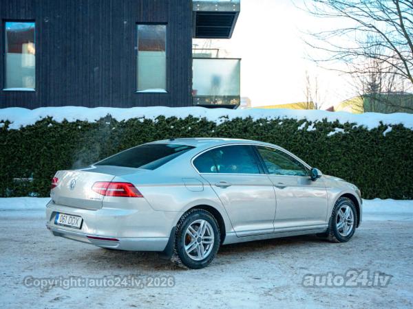 Grey Volkswagen Passat 2017 in Tallinn, with an engine capacity of 1.40 L and mileage of 42 thousand km for 17000 €, photo 5 on AUTOMOTO.COM.LV