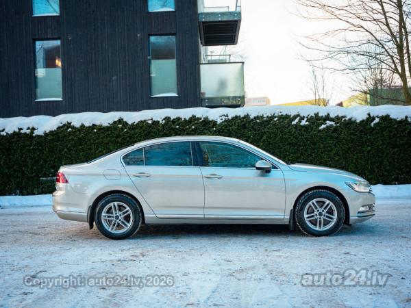 Grey Volkswagen Passat 2017 in Tallinn, with an engine capacity of 1.40 L and mileage of 42 thousand km for 17000 €, photo 6 on AUTOMOTO.COM.LV