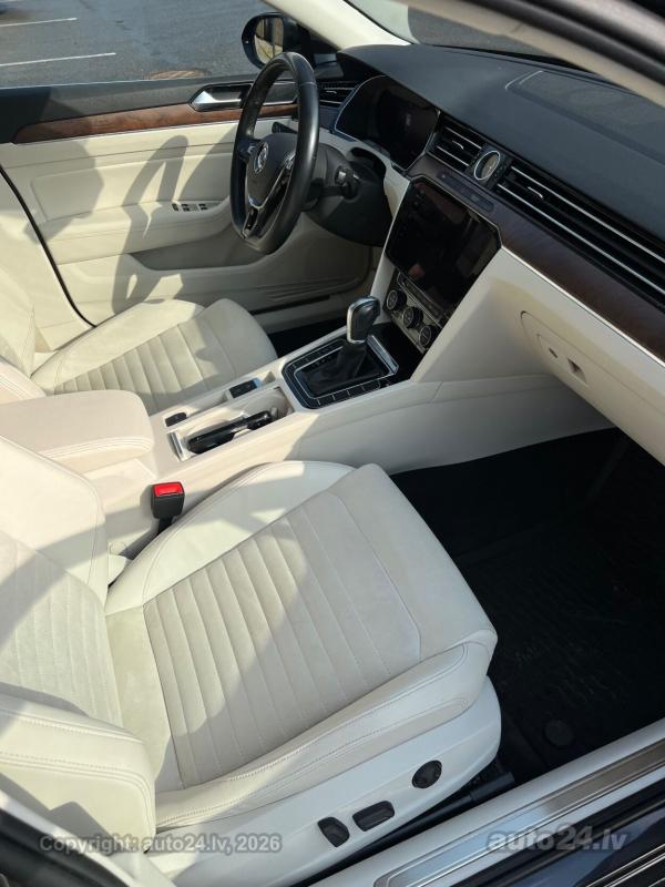 Grey Volkswagen Passat 2017 in Parnu, with an engine capacity of 2.00 L and mileage of 294 thousand km for 13490 €, photo 11 on AUTOMOTO.COM.LV