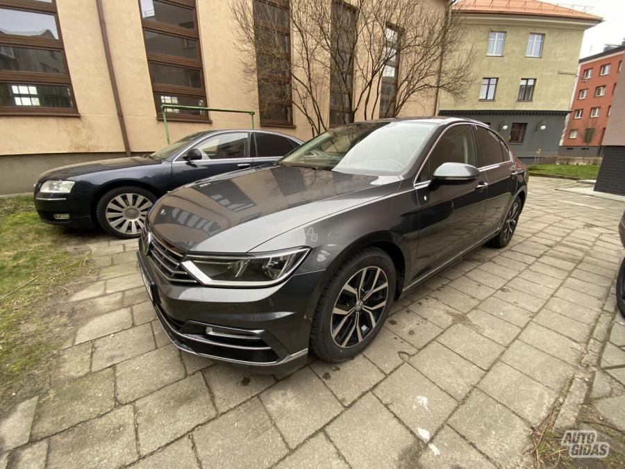 Grey Volkswagen Passat 2017 in Klaipeda, with an engine capacity of 2.00 L and mileage of 143 thousand km for 15500 €, photo 3 on AUTOMOTO.COM.LV