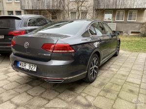 Grey Volkswagen Passat 2017 in Klaipeda, with an engine capacity of 2.00 L and mileage of 143 thousand km for 15500 €, photo 4 on AUTOMOTO.COM.LV