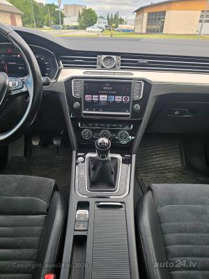 Grey Volkswagen Passat 2017 in Paide, with an engine capacity of 1.40 L and mileage of 117 thousand km for 17999 €, photo 11 on AUTOMOTO.COM.LV