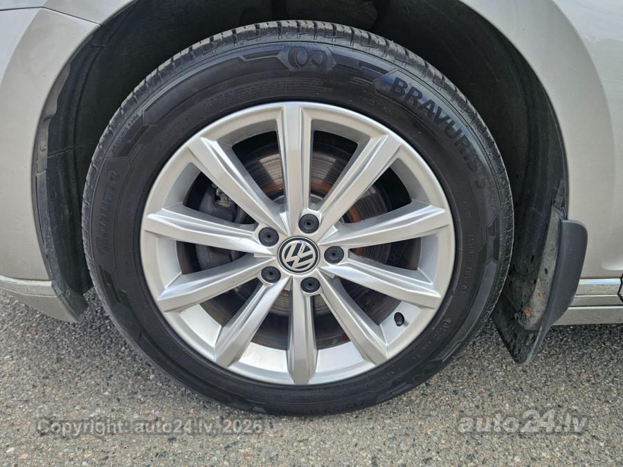 Grey Volkswagen Passat 2017 in Paide, with an engine capacity of 1.40 L and mileage of 117 thousand km for 17999 €, photo 31 on AUTOMOTO.COM.LV