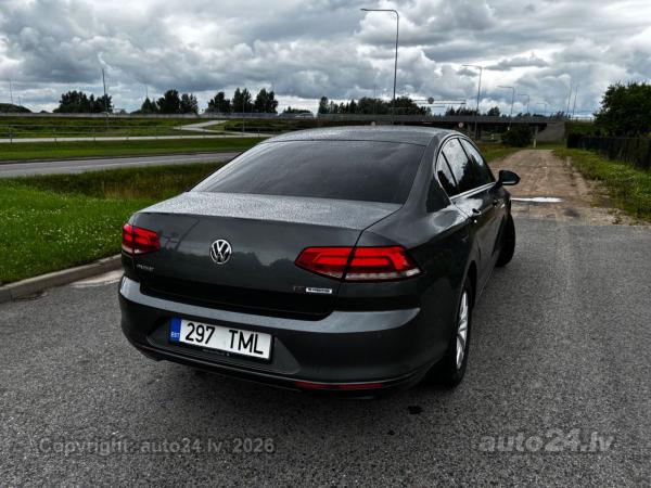 Grey Volkswagen Passat 2017 in Tallinn, with an engine capacity of 1.40 L and mileage of 153 thousand km for 12990 €, photo 3 on AUTOMOTO.COM.LV