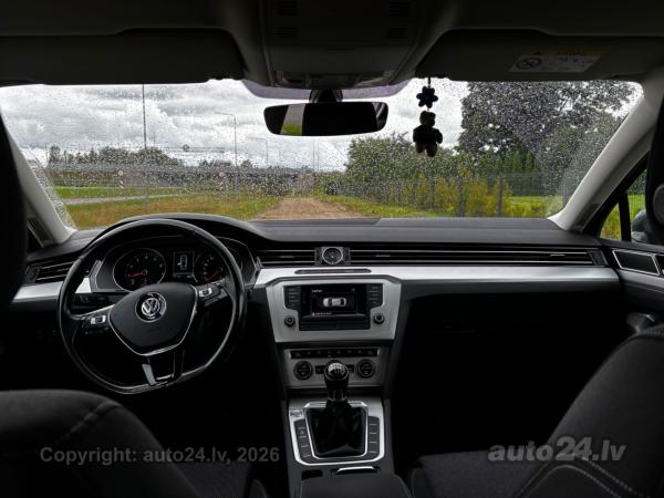 Grey Volkswagen Passat 2017 in Tallinn, with an engine capacity of 1.40 L and mileage of 153 thousand km for 12990 €, photo 10 on AUTOMOTO.COM.LV