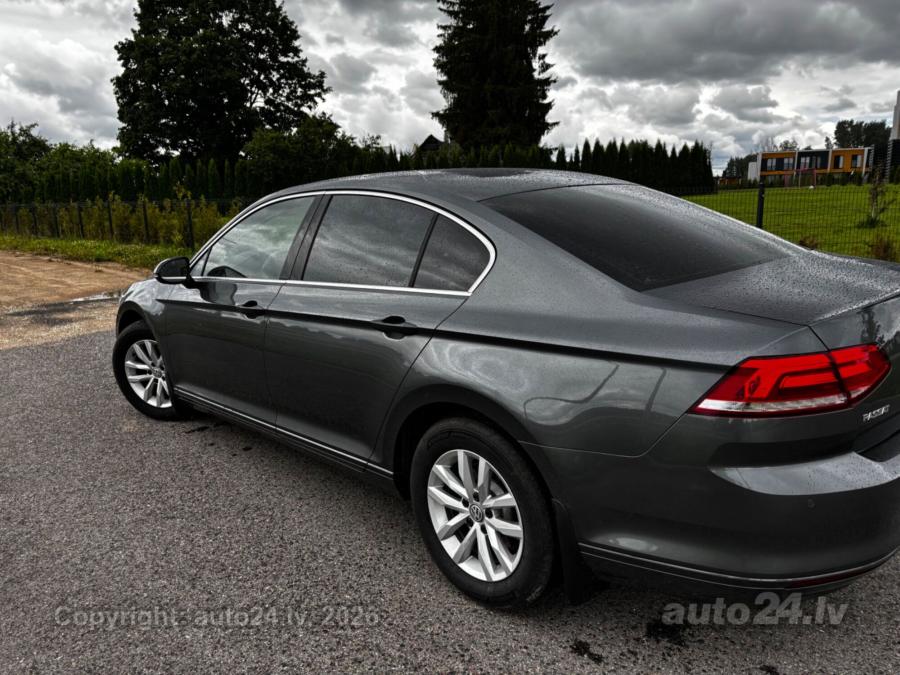 Grey Volkswagen Passat 2017 in Tallinn, with an engine capacity of 1.40 L and mileage of 153 thousand km for 12990 €, photo 5 on AUTOMOTO.COM.LV