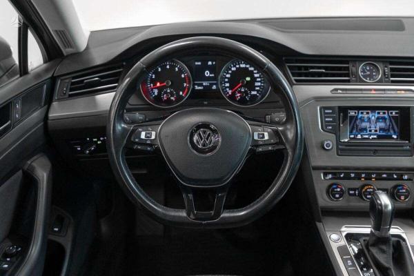Pelēks Volkswagen Passat 2017 Viļņa, ar dzinēja tilpumu 1.40 L un nobraukumu 203 tūkst. km par 9600 €, foto 9 vietnē AUTOMOTO.COM.LV