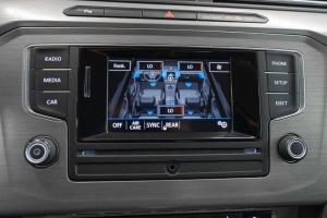 Pelēks Volkswagen Passat 2017 Viļņa, ar dzinēja tilpumu 1.40 L un nobraukumu 203 tūkst. km par 9600 €, foto 13 vietnē AUTOMOTO.COM.LV