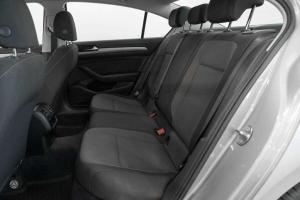 Pelēks Volkswagen Passat 2017 Viļņa, ar dzinēja tilpumu 1.40 L un nobraukumu 203 tūkst. km par 9600 €, foto 16 vietnē AUTOMOTO.COM.LV