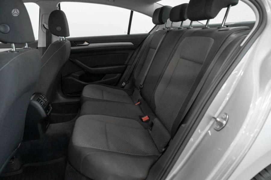 Pelēks Volkswagen Passat 2017 Viļņa, ar dzinēja tilpumu 1.40 L un nobraukumu 203 tūkst. km par 9600 €, foto 31 vietnē AUTOMOTO.COM.LV