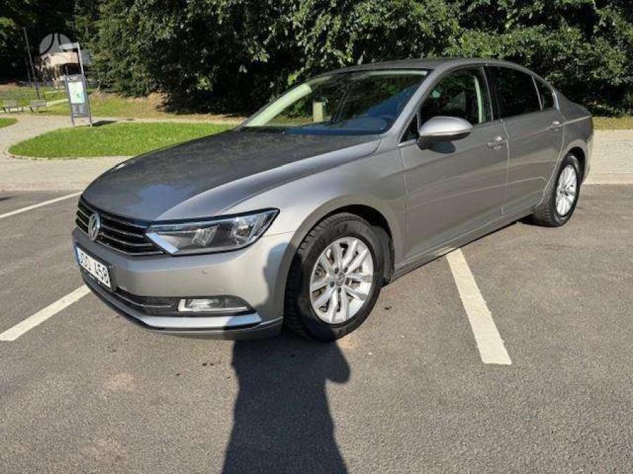 Grey Volkswagen Passat 2017 in Kaunas, with an engine capacity of 2.00 L and mileage of 180 thousand km for 13499 €, photo 5 on AUTOMOTO.COM.LV