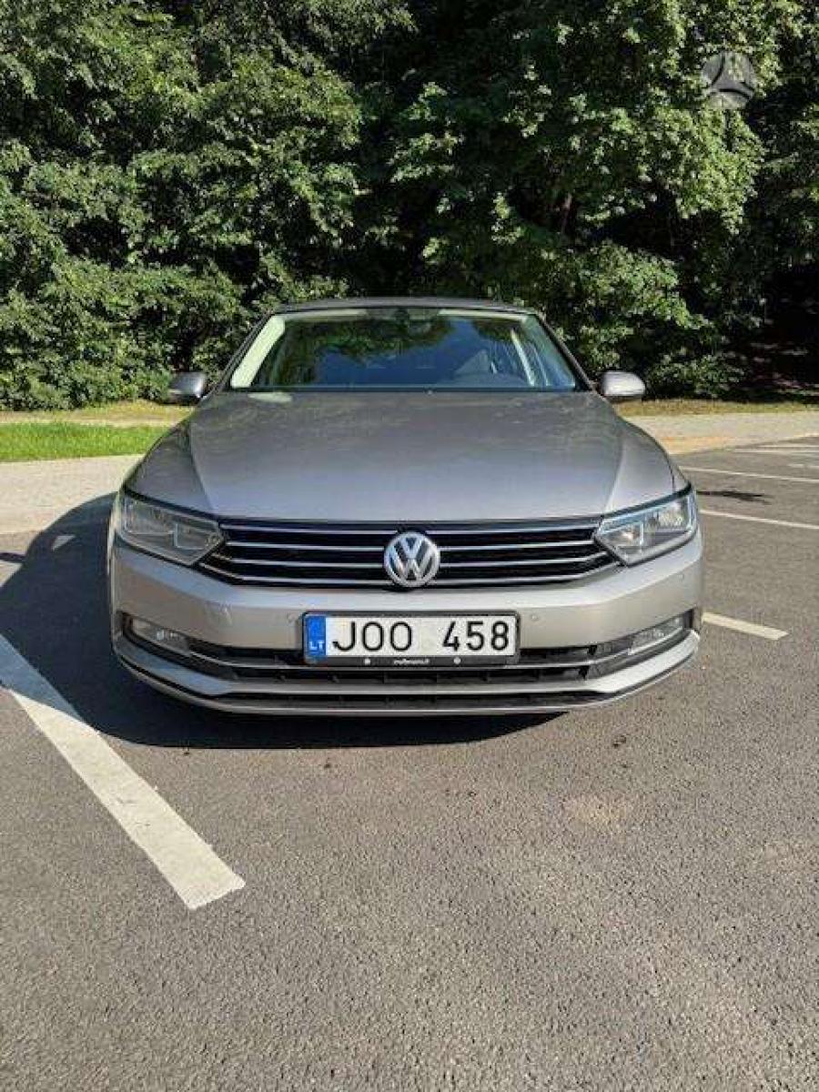 Grey Volkswagen Passat 2017 in Kaunas, with an engine capacity of 2.00 L and mileage of 180 thousand km for 13499 €, photo 6 on AUTOMOTO.COM.LV