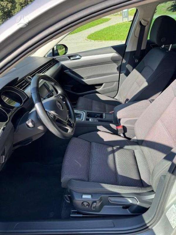 Grey Volkswagen Passat 2017 in Kaunas, with an engine capacity of 2.00 L and mileage of 180 thousand km for 13499 €, photo 6 on AUTOMOTO.COM.LV