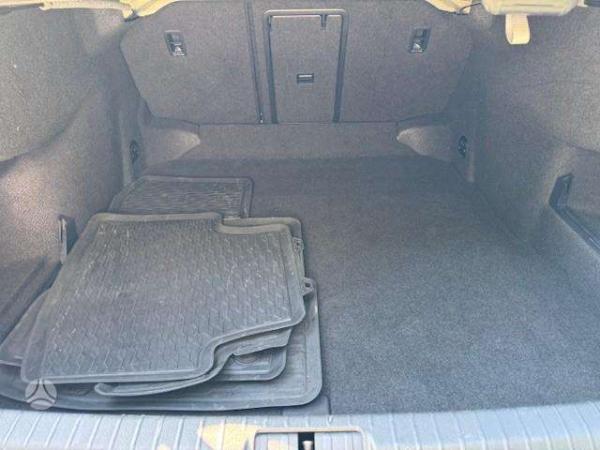 Grey Volkswagen Passat 2017 in Kaunas, with an engine capacity of 2.00 L and mileage of 180 thousand km for 13499 €, photo 10 on AUTOMOTO.COM.LV