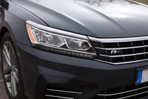 Pelēks Volkswagen Passat 2017 Klaipėda, ar dzinēja tilpumu 1.80 L un nobraukumu 217 tūkst. km par 9000 €, foto 3 vietnē AUTOMOTO.COM.LV