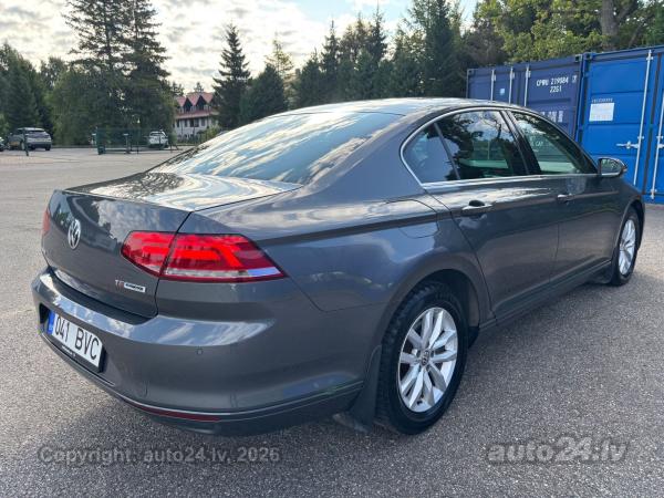 Grey Volkswagen Passat 2017 in Paide, with an engine capacity of 1.40 L and mileage of 252 thousand km for 7990 €, photo 5 on AUTOMOTO.COM.LV